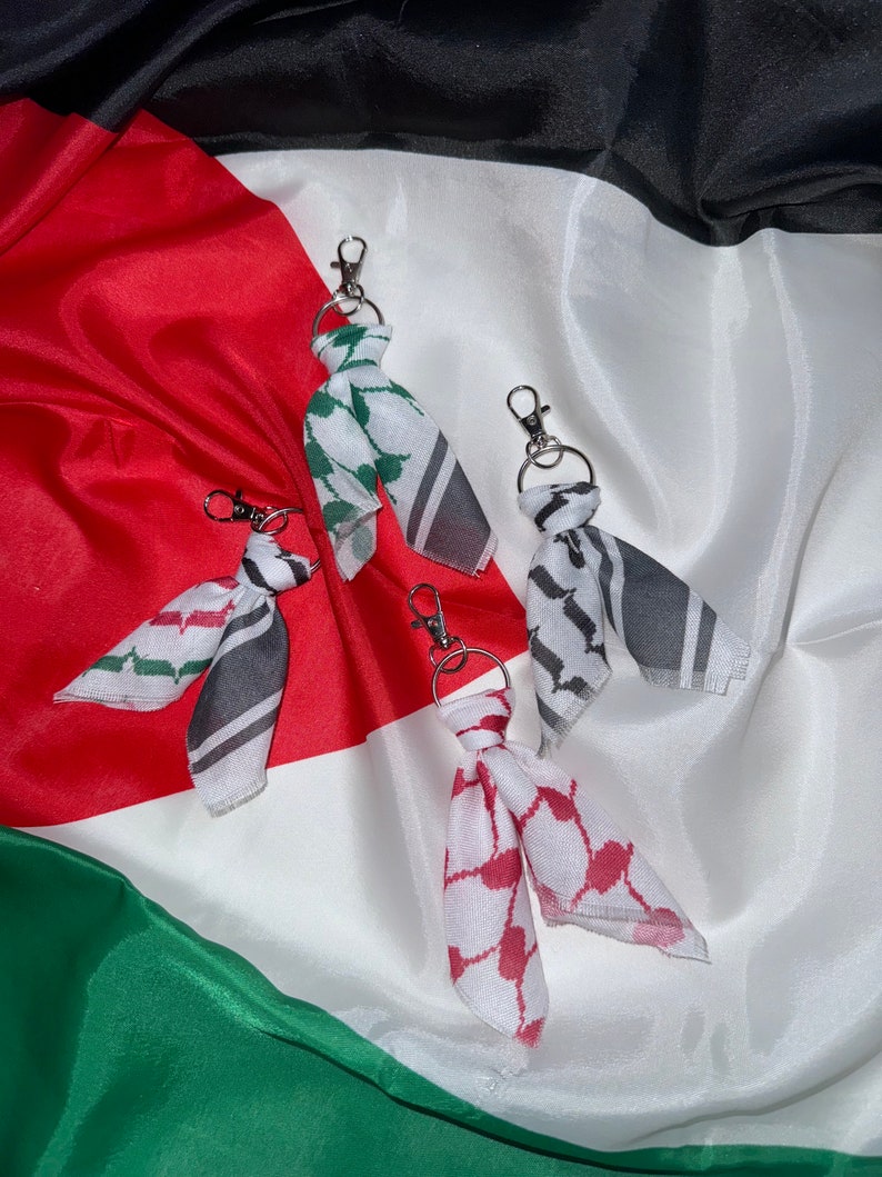 Palestine Keffiyeh Keychain - Etsy