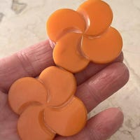 Vintage Butterscotch Bakelite Carved Fur Clip - Etsy