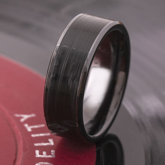 Vinyl Record Ring in Black Ceramic Wedding Ring for Musicians - Etsy