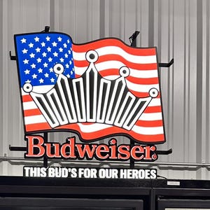 Budweiser "this Bud’s for Our Heroes" LED Sign – 22"x22" – Patriotic ...