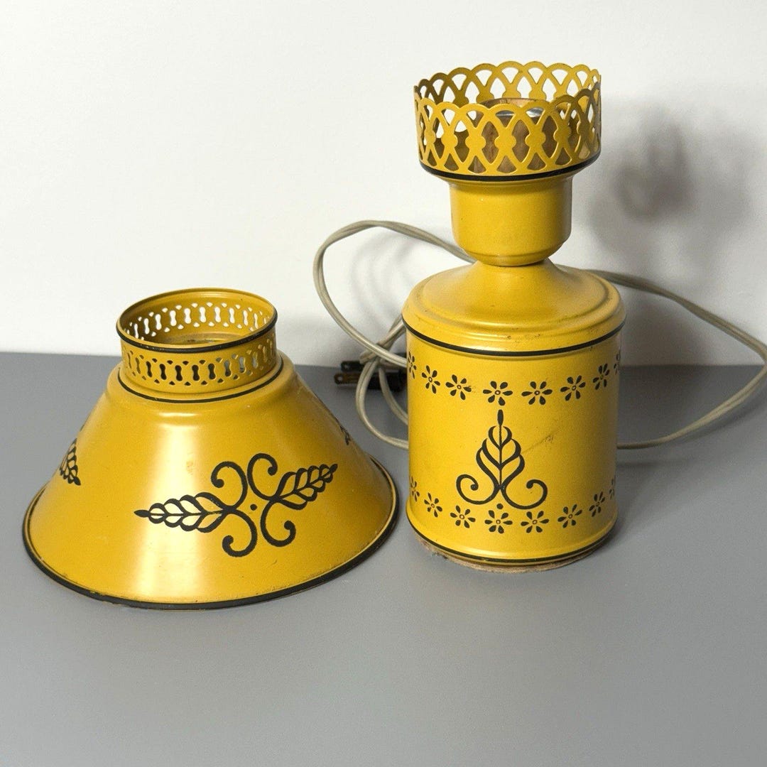 Vintage Mustard Yellow and Black Tole Table Lamp Not Working Parts Only ...