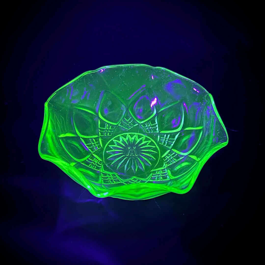Uranium Diamond Arches Bowl Set of 4 - Etsy
