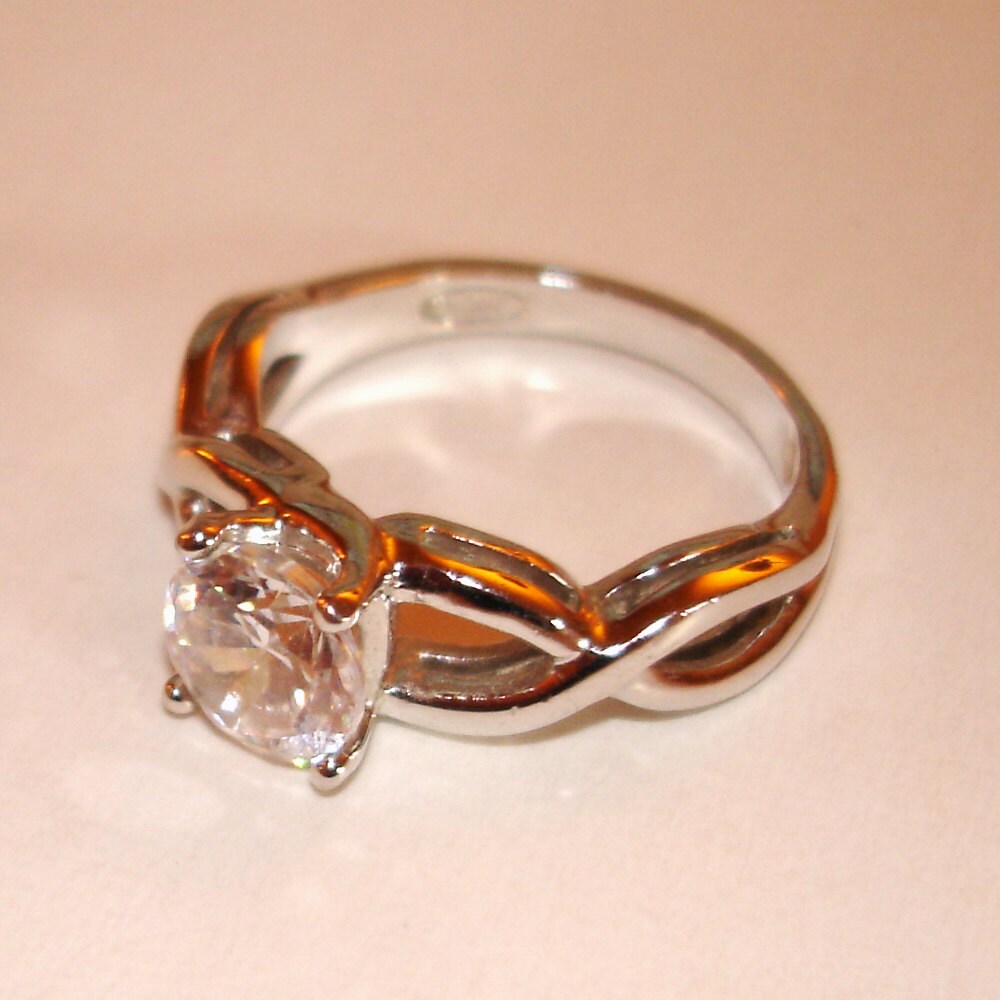 Vintage AVON Faux Diamond Solitaire Woven Lattice Infinity Setting Silver Tone Metal Eternity ...