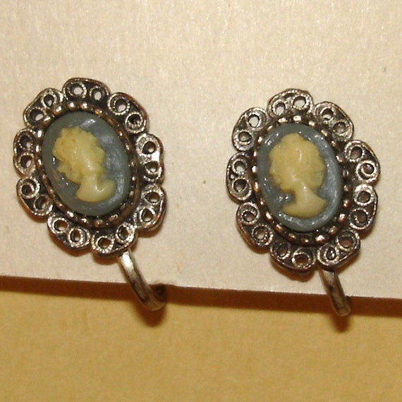 vintage dusty blue & cream female profile bust cameo … - Gem