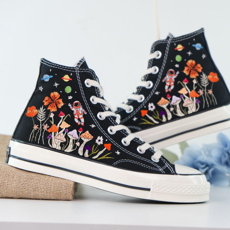 Custom Painted Converse - Etsy