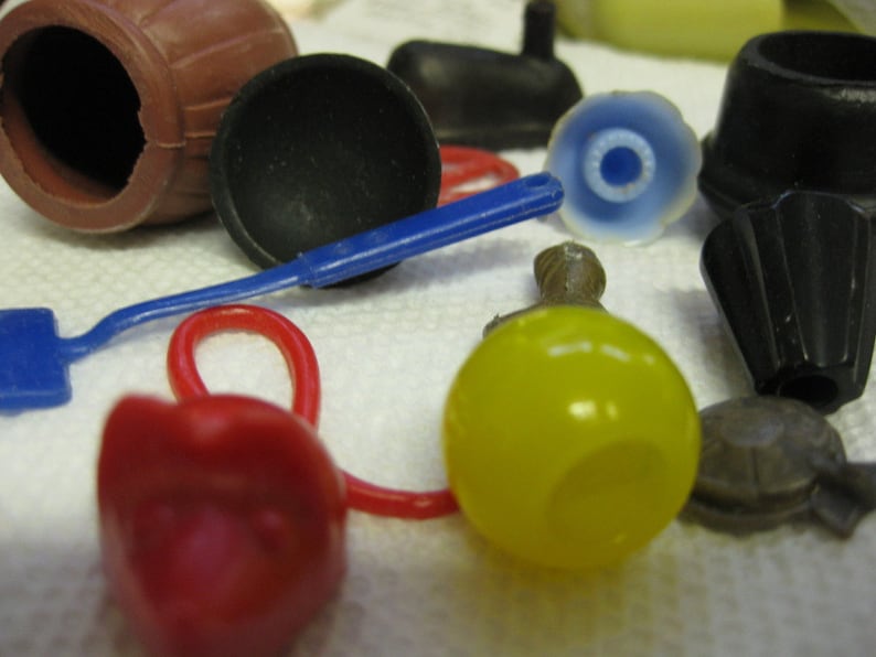 12 Vintage Plastic & Bakelite Bits of Toys Supplies Lot Steampunk ...