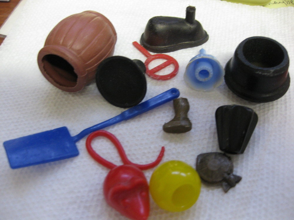 12 Vintage Plastic & Bakelite Bits of Toys Supplies Lot Steampunk ...