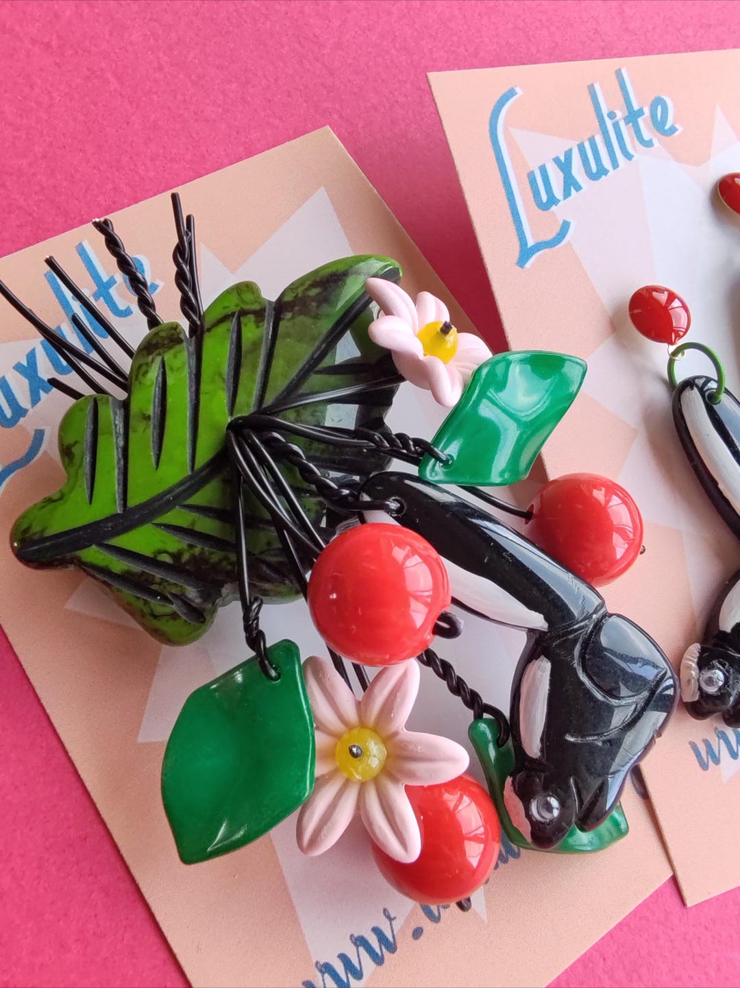Summer Skunks! Luxulite Novelty Skunk Brooch and Optional Earrings ...