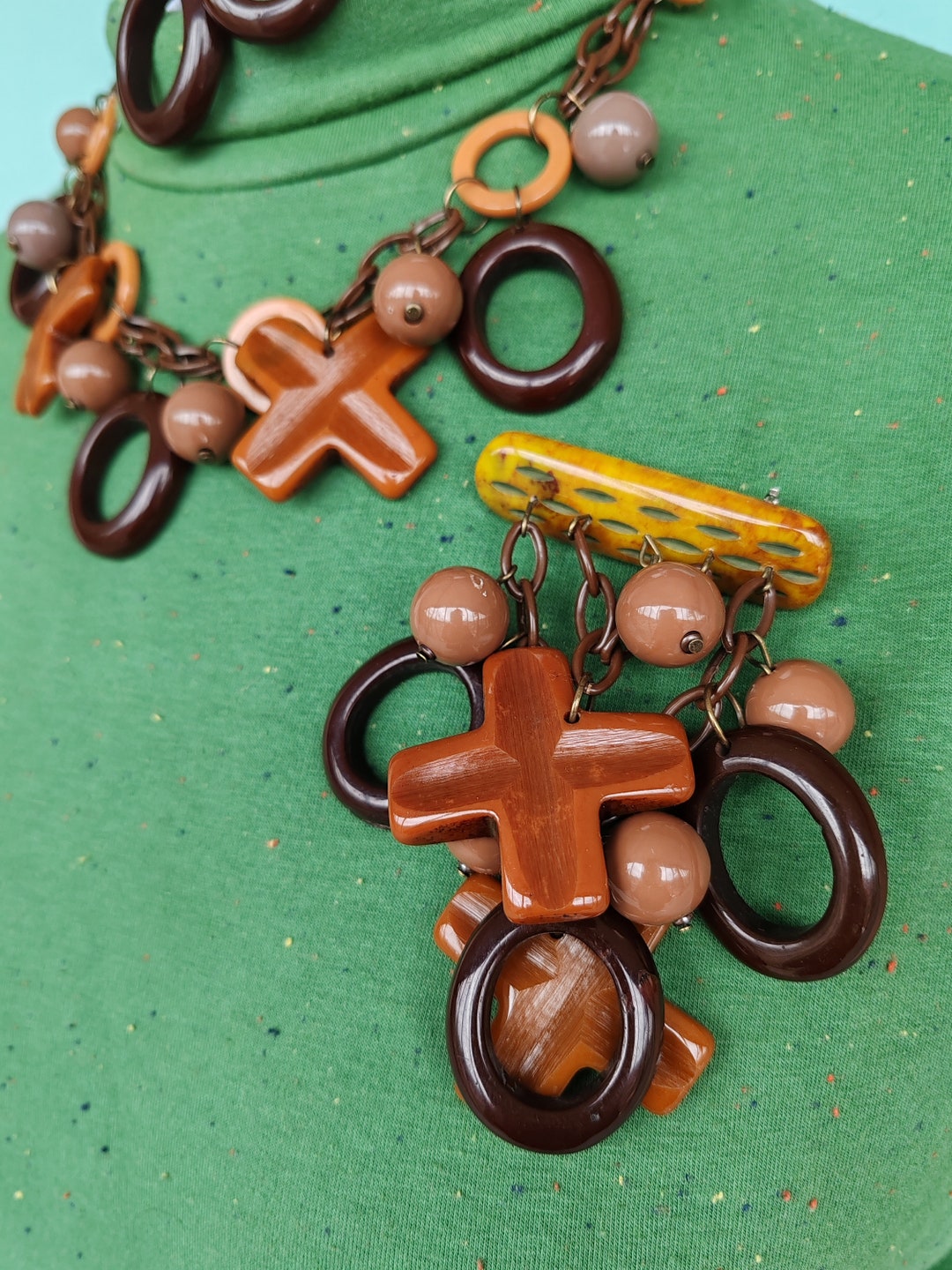 Tic-tac-toe Noughts and Crosses 1940s Inspired Cascade Brooch Carved ...