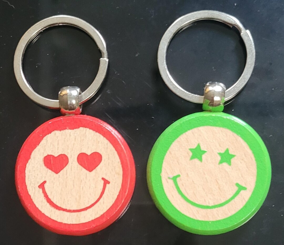 Smiley Face Keychain - Etsy