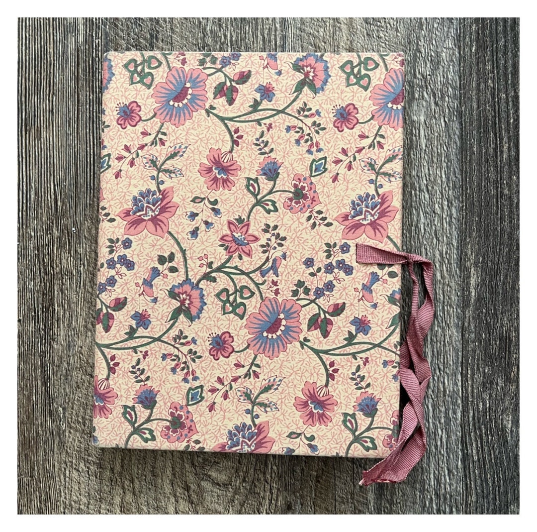 Vintage Note Postcards Stationary and Envelopes Fabric Folder Box Set ...