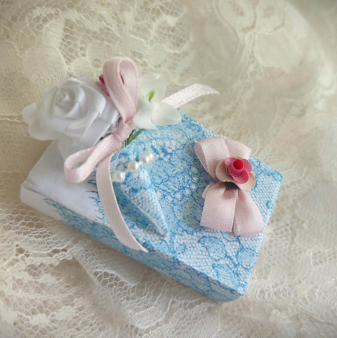 Mini Tussie Mussie Bouquet Gift Box: Victorian Keepsake - Etsy