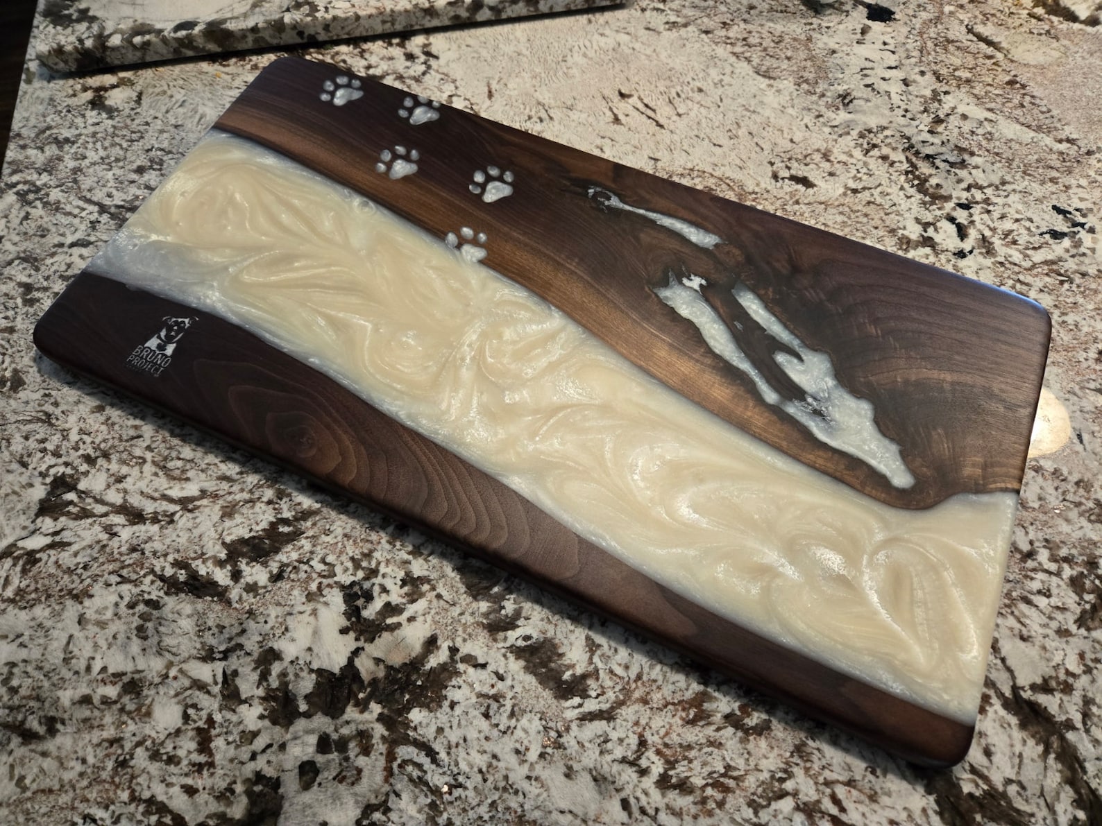 Hand-made Custom Live Edge Epoxy Resin River Charcuterie Boards - Etsy