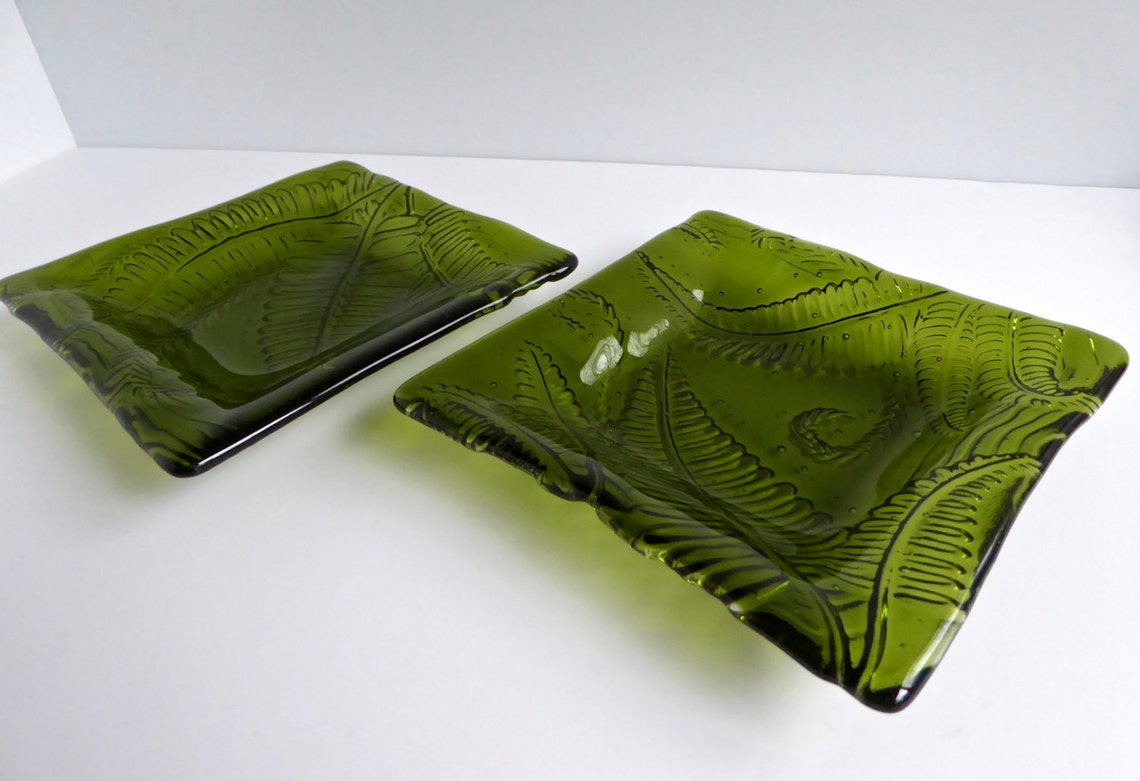 Fused Glass Fern Imprinted Dish in Fern Green by Bprdesigns - Etsy
