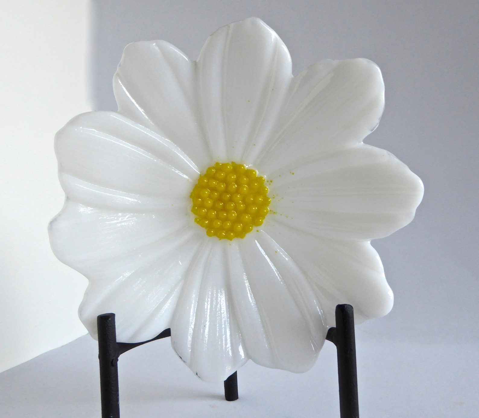 Fused Glass Daisy Dish by Bprdesigns | Etsy