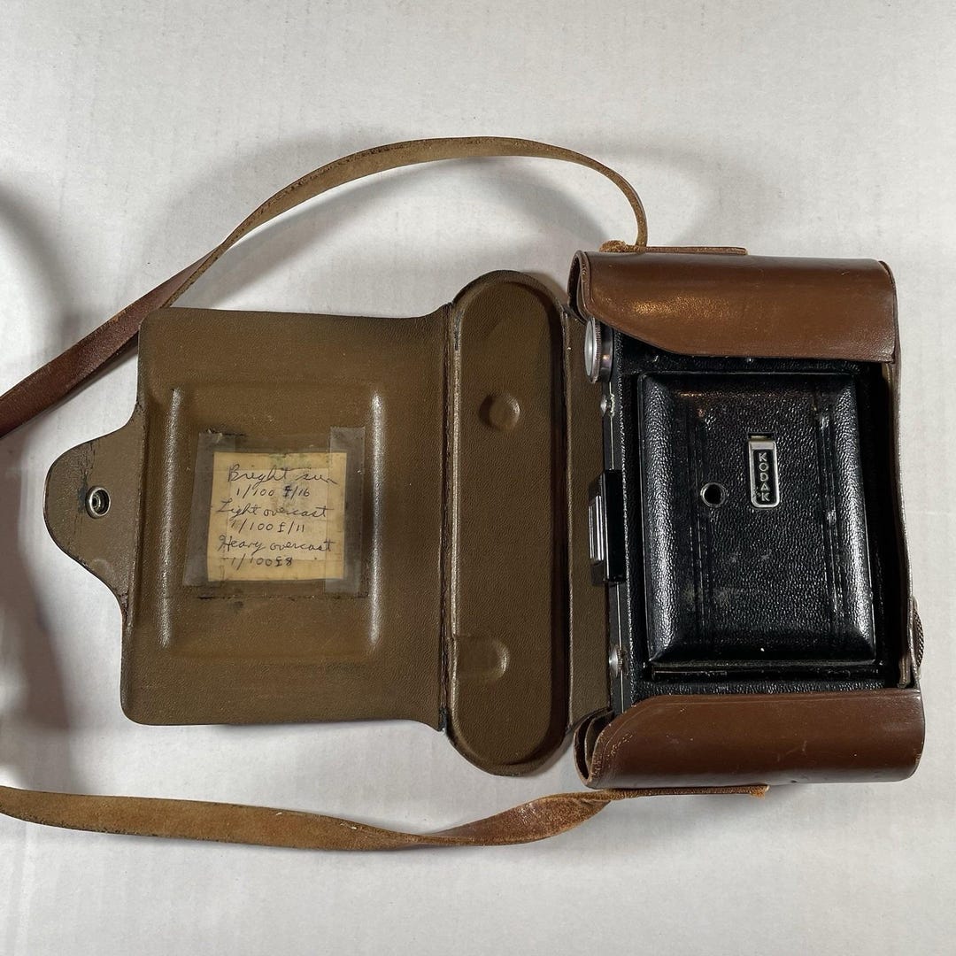 Vintage Kodak 620 Folding Camera Original Leather Case Classic Mid ...