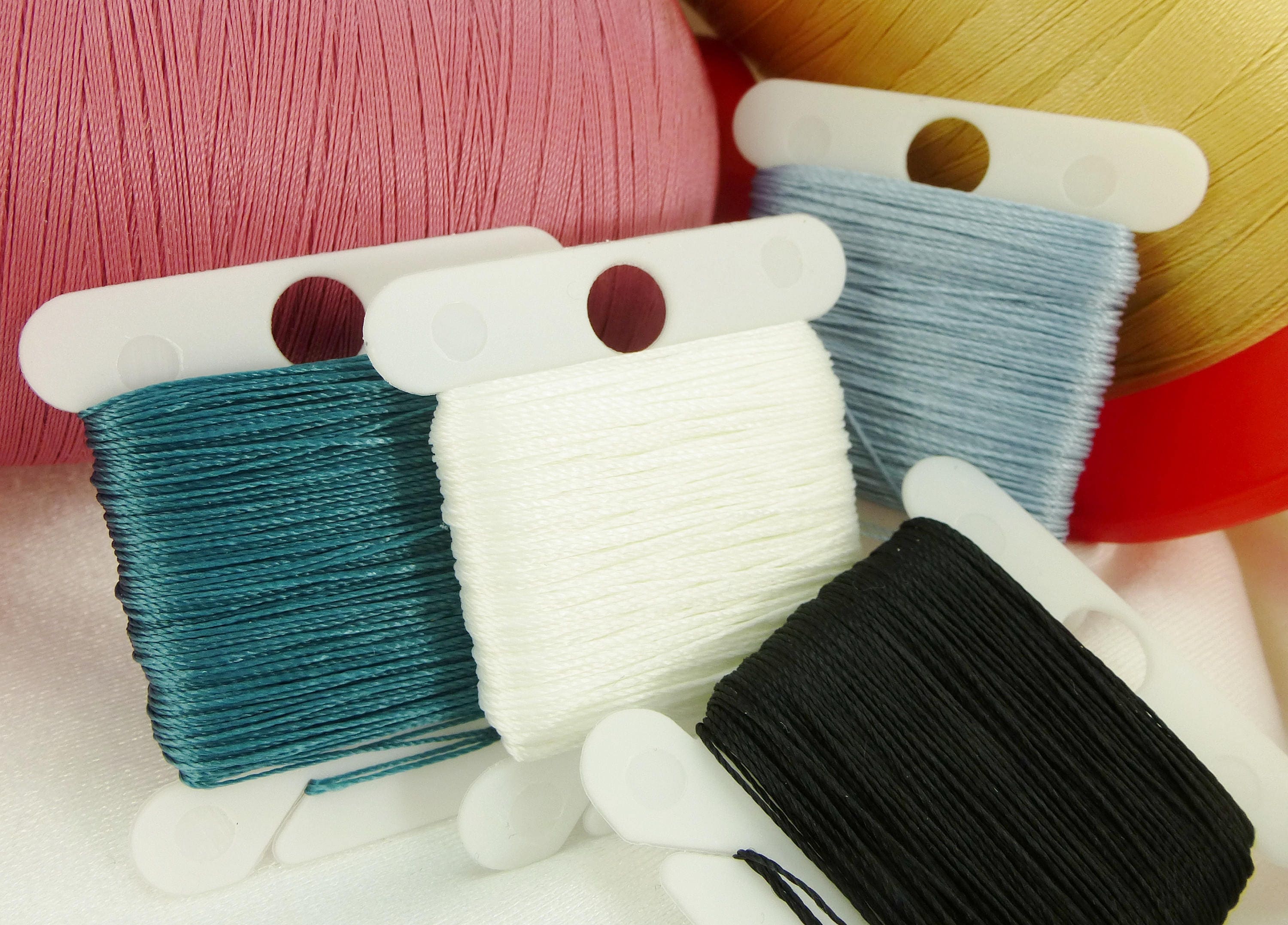 Pearl Stringing Kit: Learn to Knot With Serafil Thread, Needles, French ...