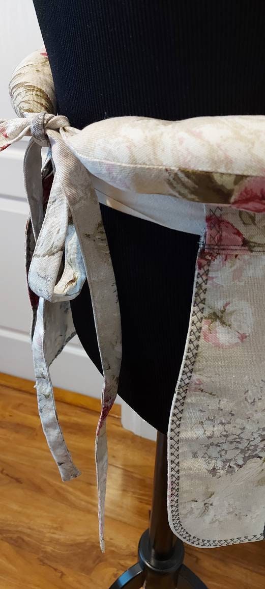 Elizabethan and Tudor Bumroll With 2 Waist Pockets. - Etsy