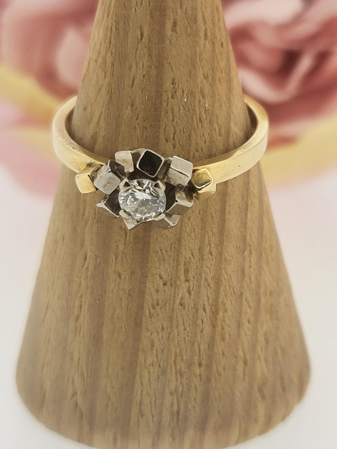 Vintage 1970s 18ct Yellow Gold Diamond Solitaire Cubist Ring (size N ...
