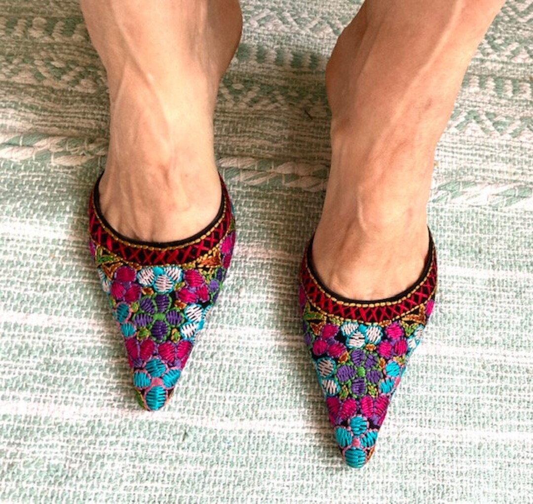 EMMA HOPE Black Multi Color Hand Embroidered MULES Kitten Heels Made in ...