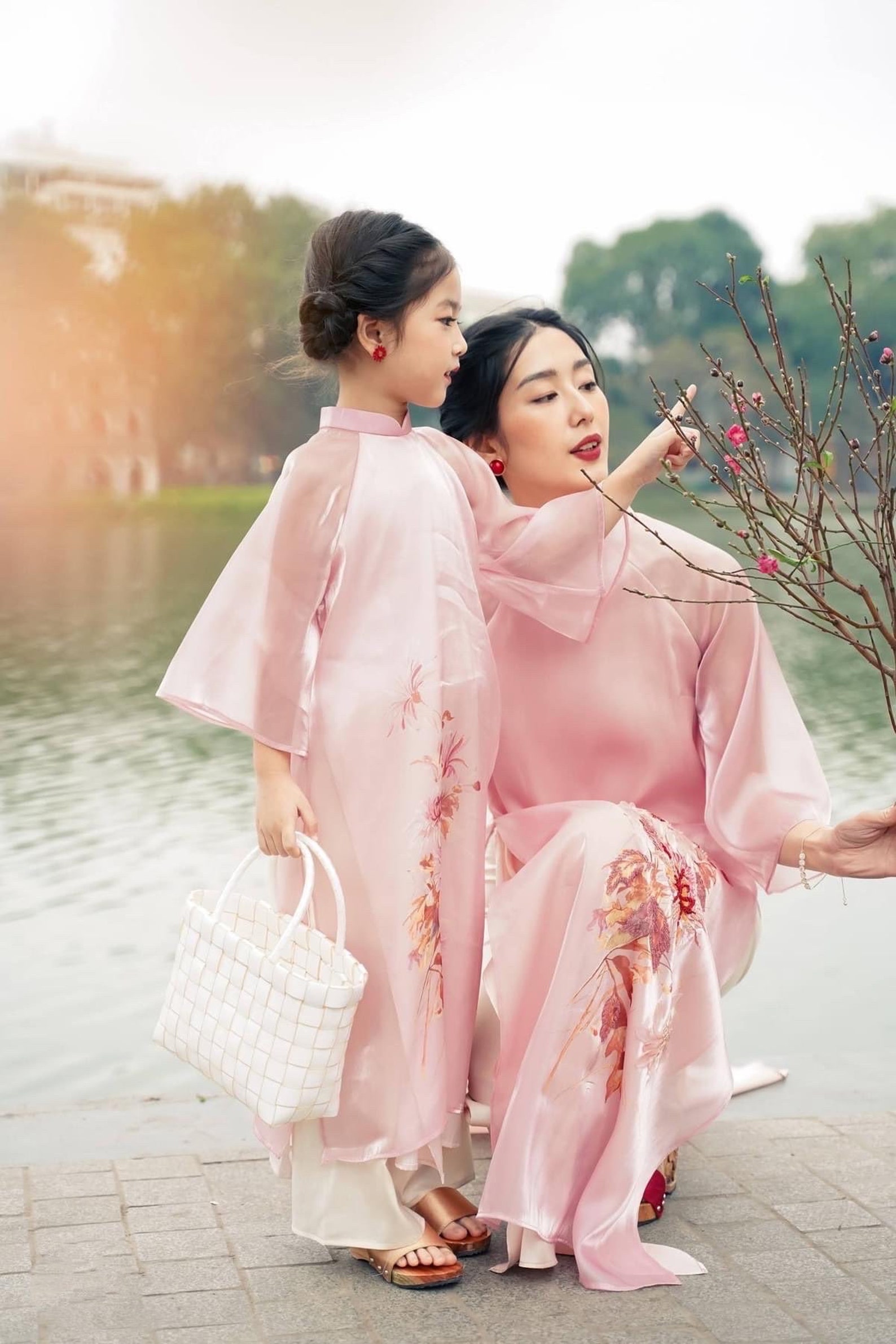 Women and Kid Ao Dai- Ao Dai Cach Tan- Mom and Kid Matching - Etsy