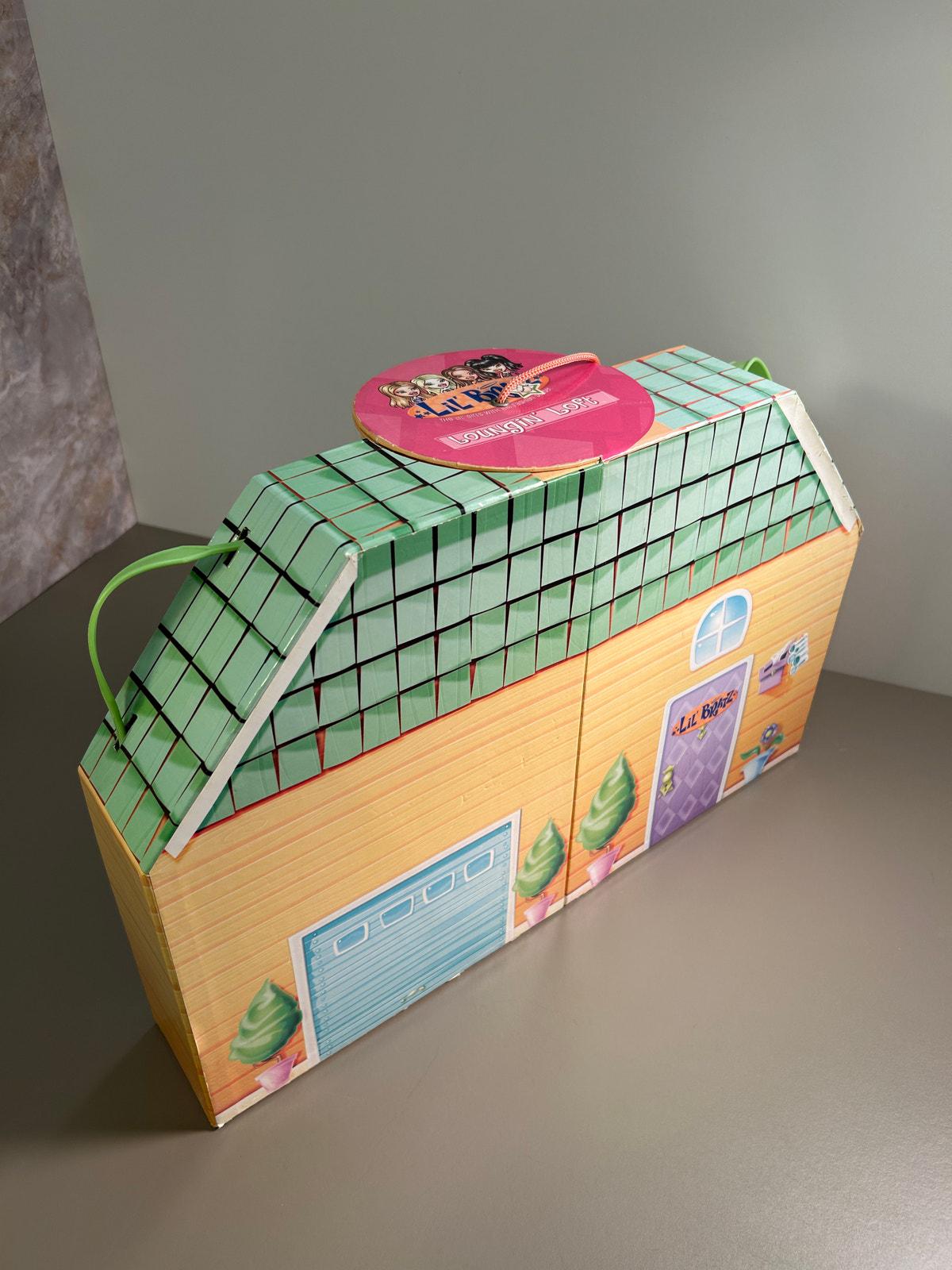 2 Lil Bratz Dolls Plus Loungin Loft Dollhouse Playset - Bonus ...