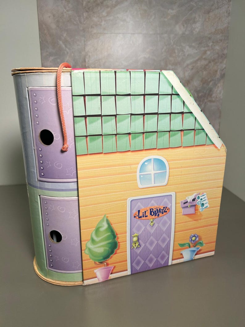 2 Lil Bratz Dolls Plus Loungin Loft Dollhouse Playset - Bonus ...