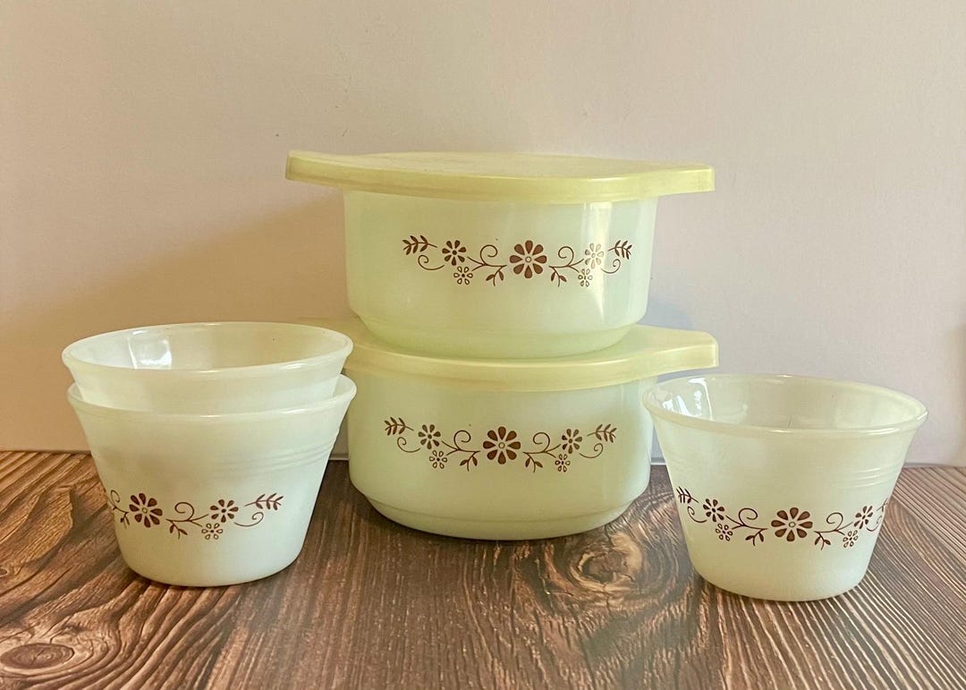 Brown Daisy Pyrex Dynaware, Set of Two Bowls With Original Lids and 3 ...