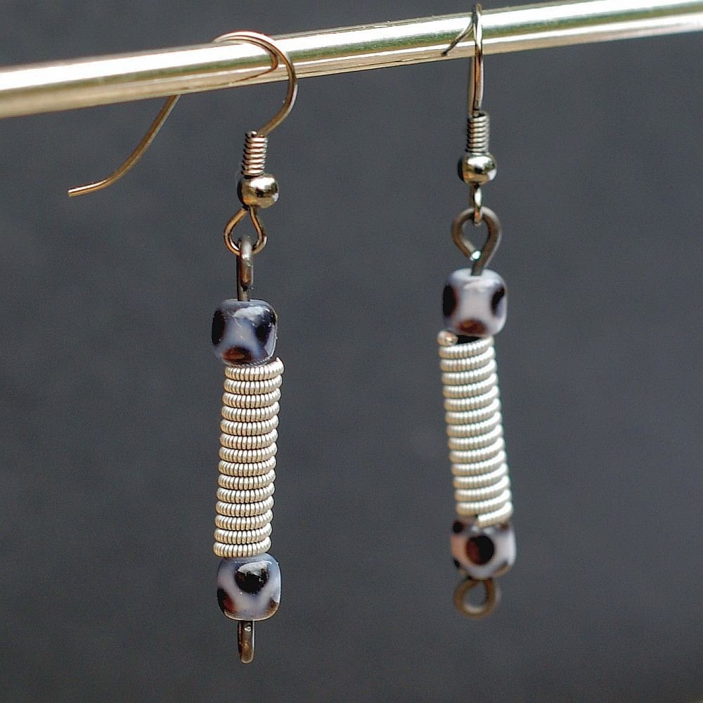 Guitar String Earrings Gray & Black Upcycled Guitar Strings - Etsy
