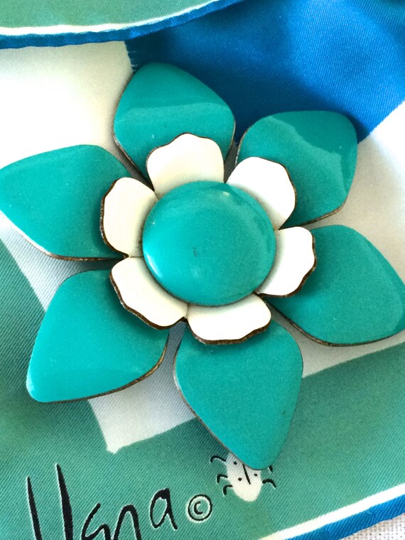 Flower vintage CHUNKY pin Pin-Up Girl Rockabilly gold… - Gem