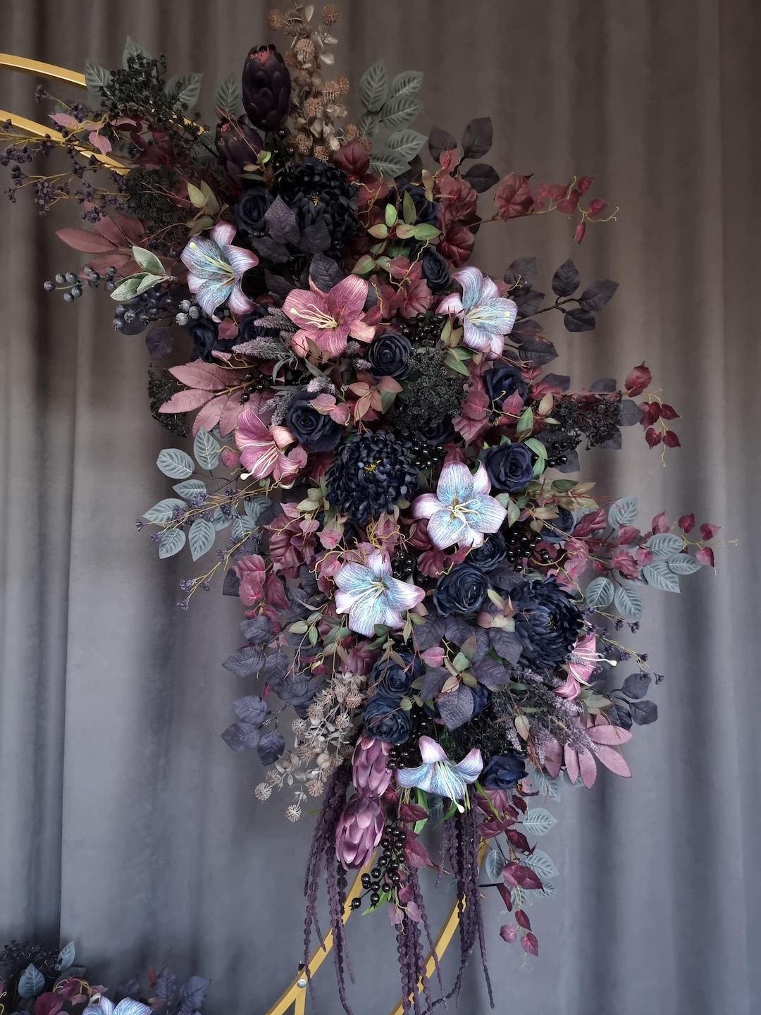 Gothic Wedding Flowers Arrangement, Gothic Flower Arch, Gothic Aisle ...
