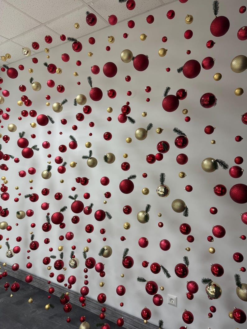 Floating Christmas Balls Garland, Hanging Wall Garland, Ornament ...