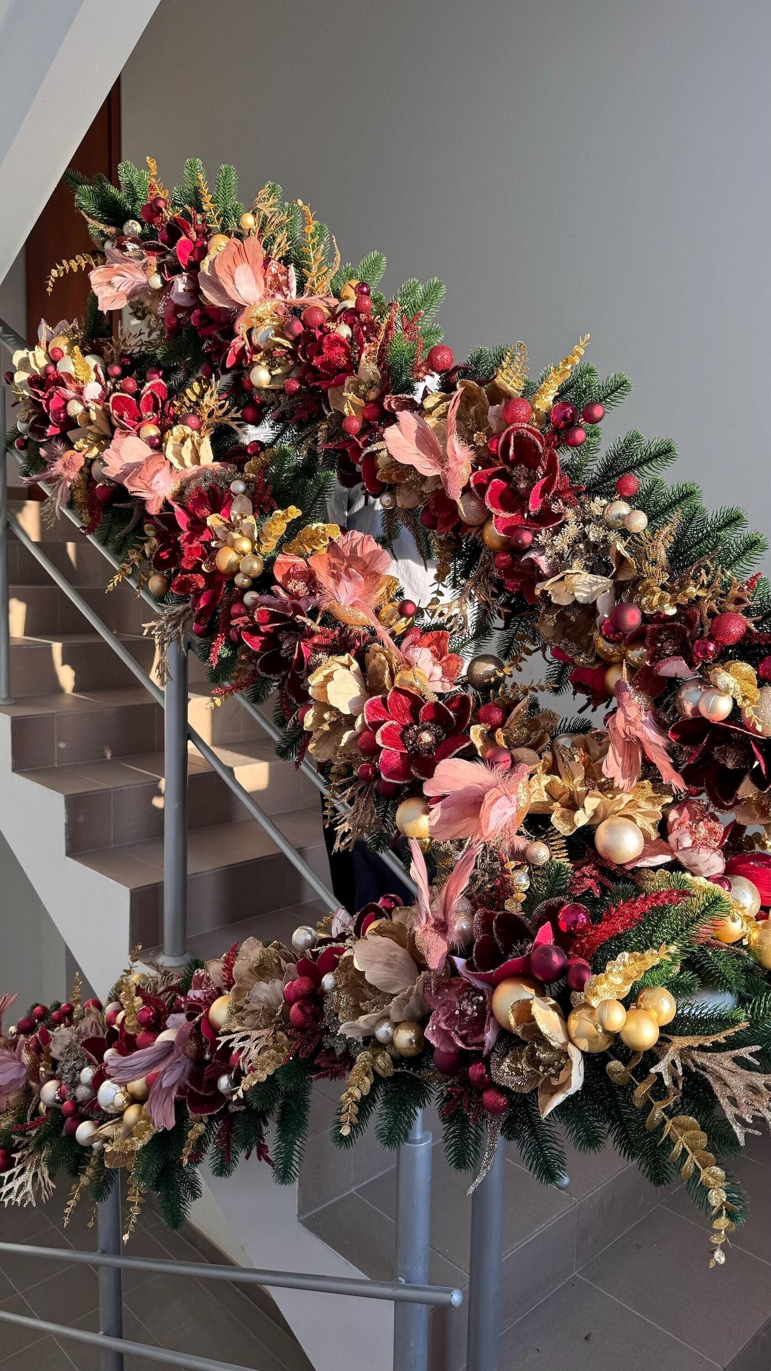 Christmas Stair Swag, Stairway Garland, Xmas Centerpiece, Xmas Mantel ...