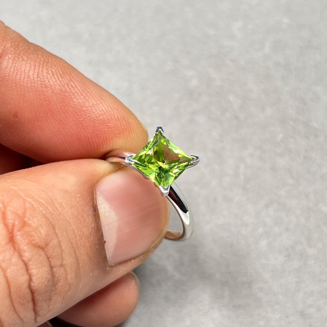 Princess Cut Peridot Ring: 1.75 Ct Solitaire, 14K White Gold, Size 6.5 ...