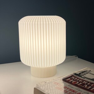 3D Printable Modern Table Lamp STL Desk Lamp for Modern Home Office ...