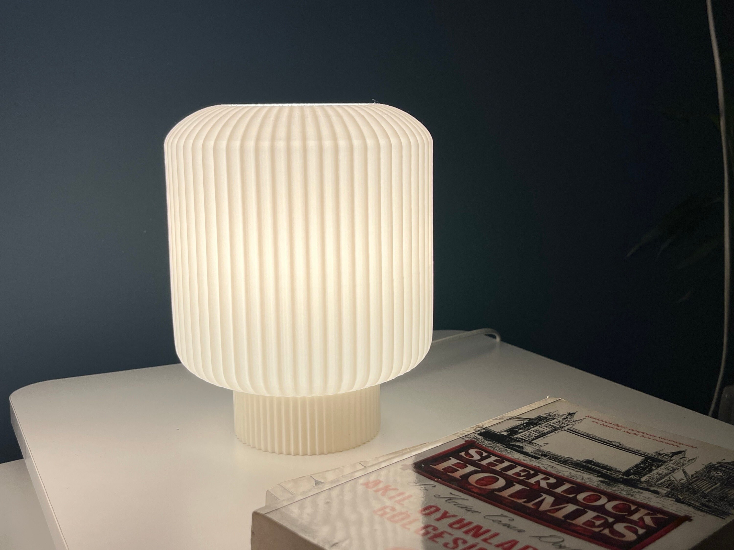 3D Printable Modern Table Lamp STL Desk Lamp for Modern Home Office ...