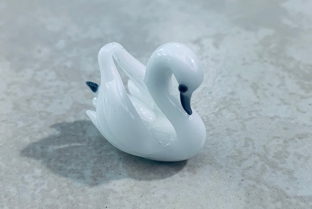Glass Swan Pendant With a Gift Box - Etsy