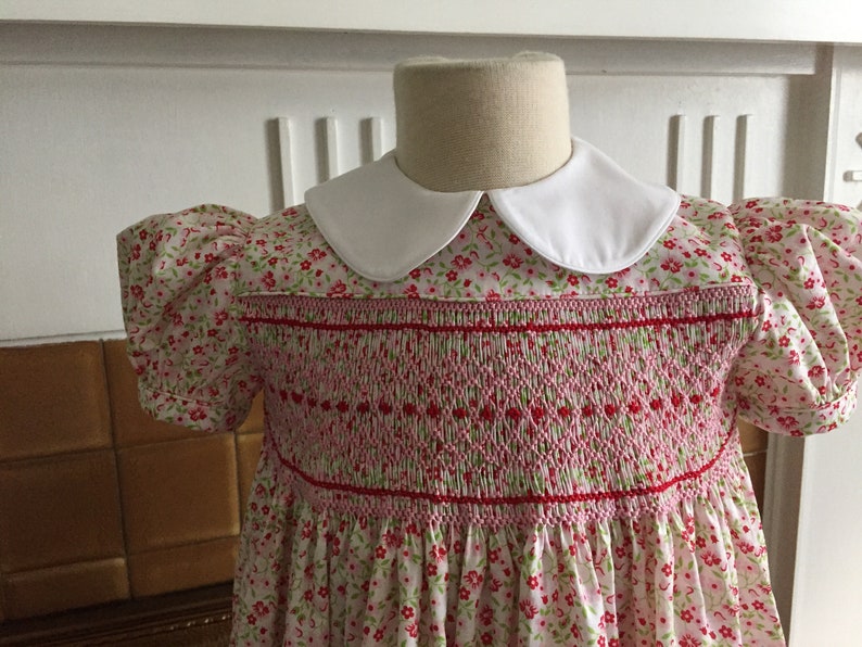 Beautiful Hand Smocked Classic Girls Dress English Smocking | Etsy