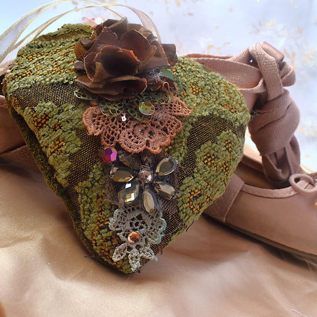 Handmade Shabby Chic Hanging Heart- Vintage Fabric Ornament Décor - Etsy