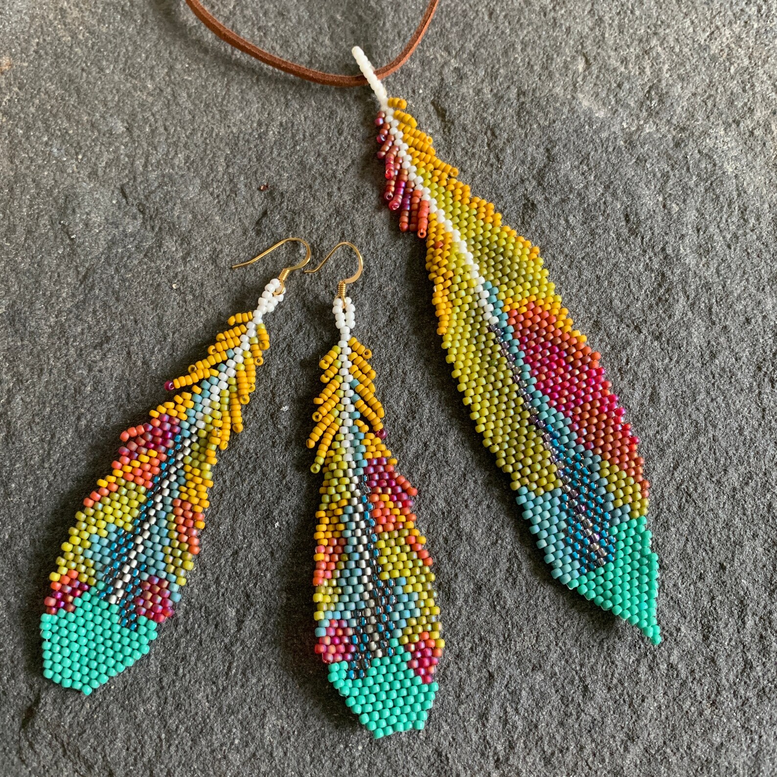 Macaw Parrot Feather Beaded Earrings - Etsy