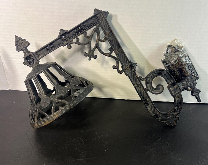 Antique Cast Iron Swing-arm Wall-mounted Oil Lamp Holder - Etsy