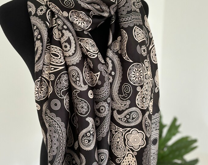 Timeless Elegance: Embrace Tradition With Our Black and Cream Indian ...