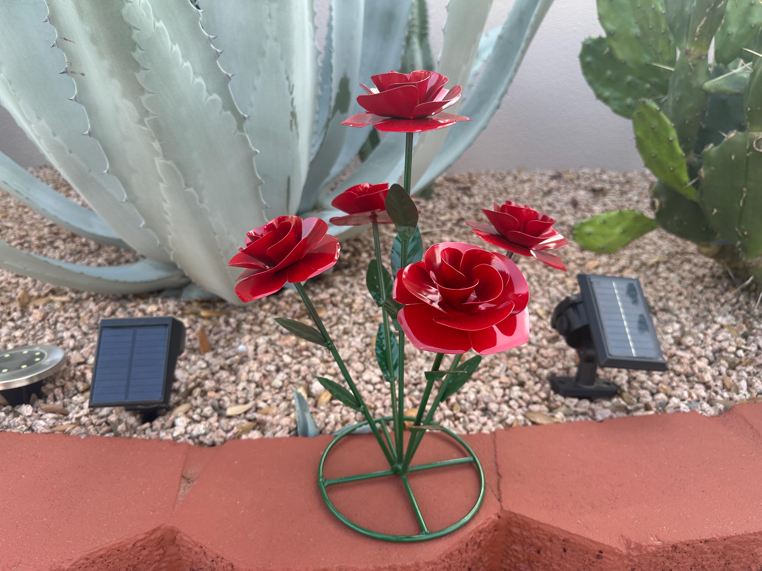 Handmade Metal Red Rose Bouquet | Farmhouse Yard Art Garden Decor ...