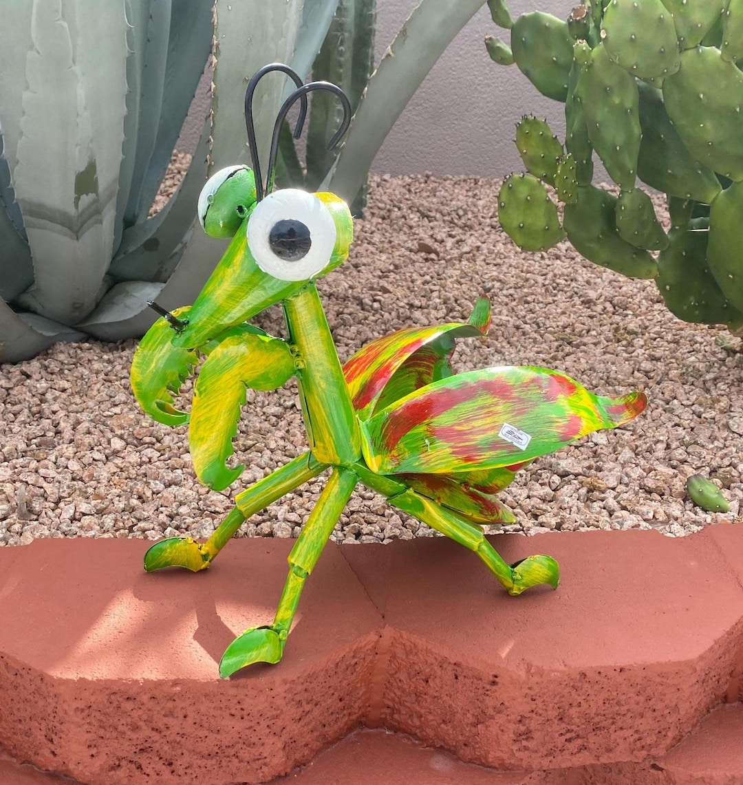 Handpainted Metal Praying Mantis Grasshopper | Yard Art Garden Decor ...