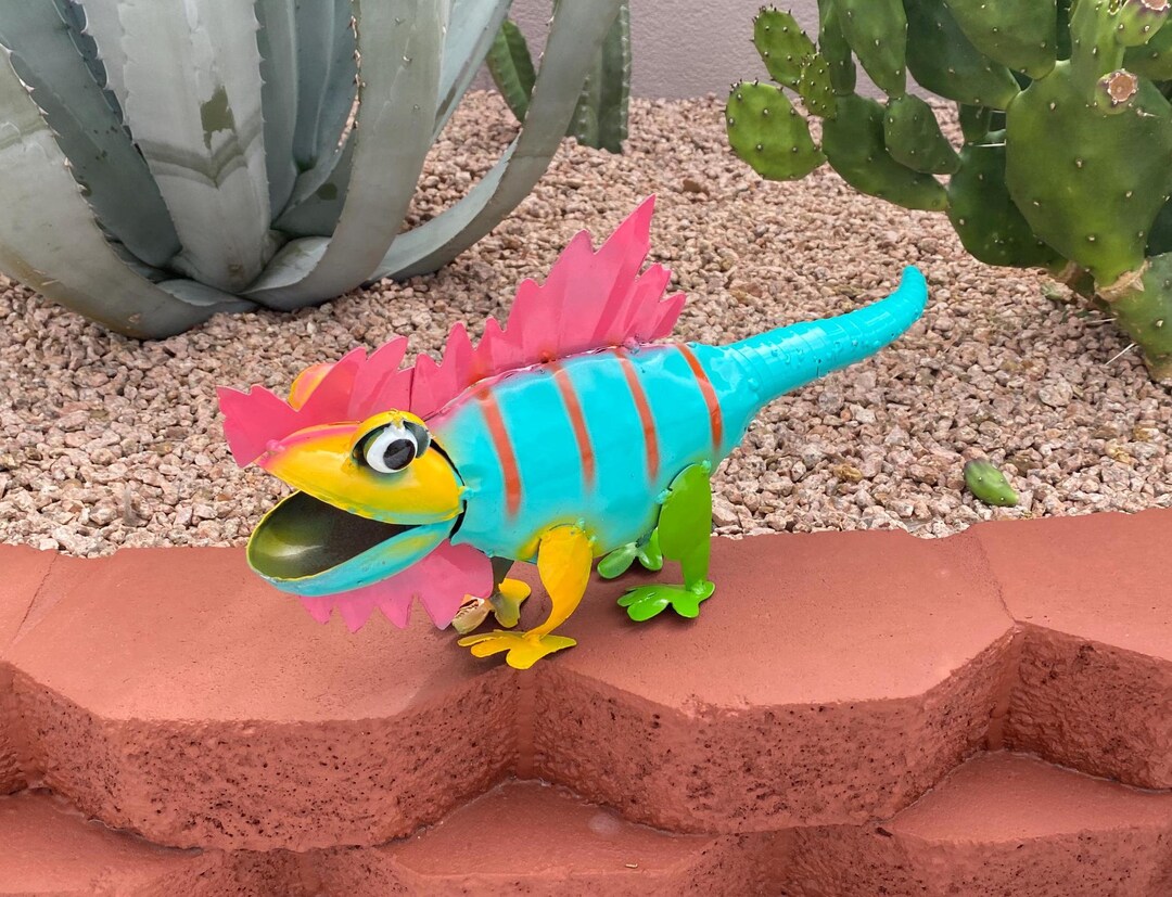 Handmade Metal Multicolor Iguana Lizard Colorful Gecko | Farmhouse Yard ...
