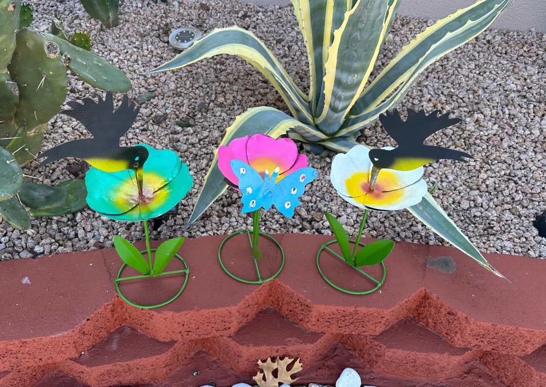 Handmade Metal Mini Flower With Hummingbird Butterfly | Yard Spring ...