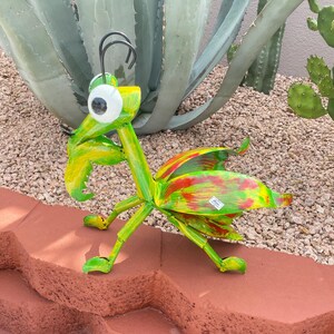 Handpainted Metal Praying Mantis Grasshopper | Yard Art Garden Decor ...