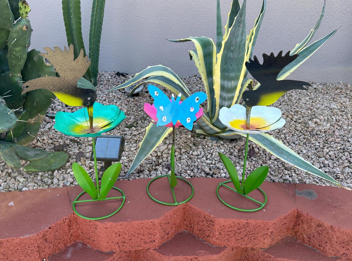 Handmade Metal Mini Flower With Hummingbird Butterfly | Yard Spring ...