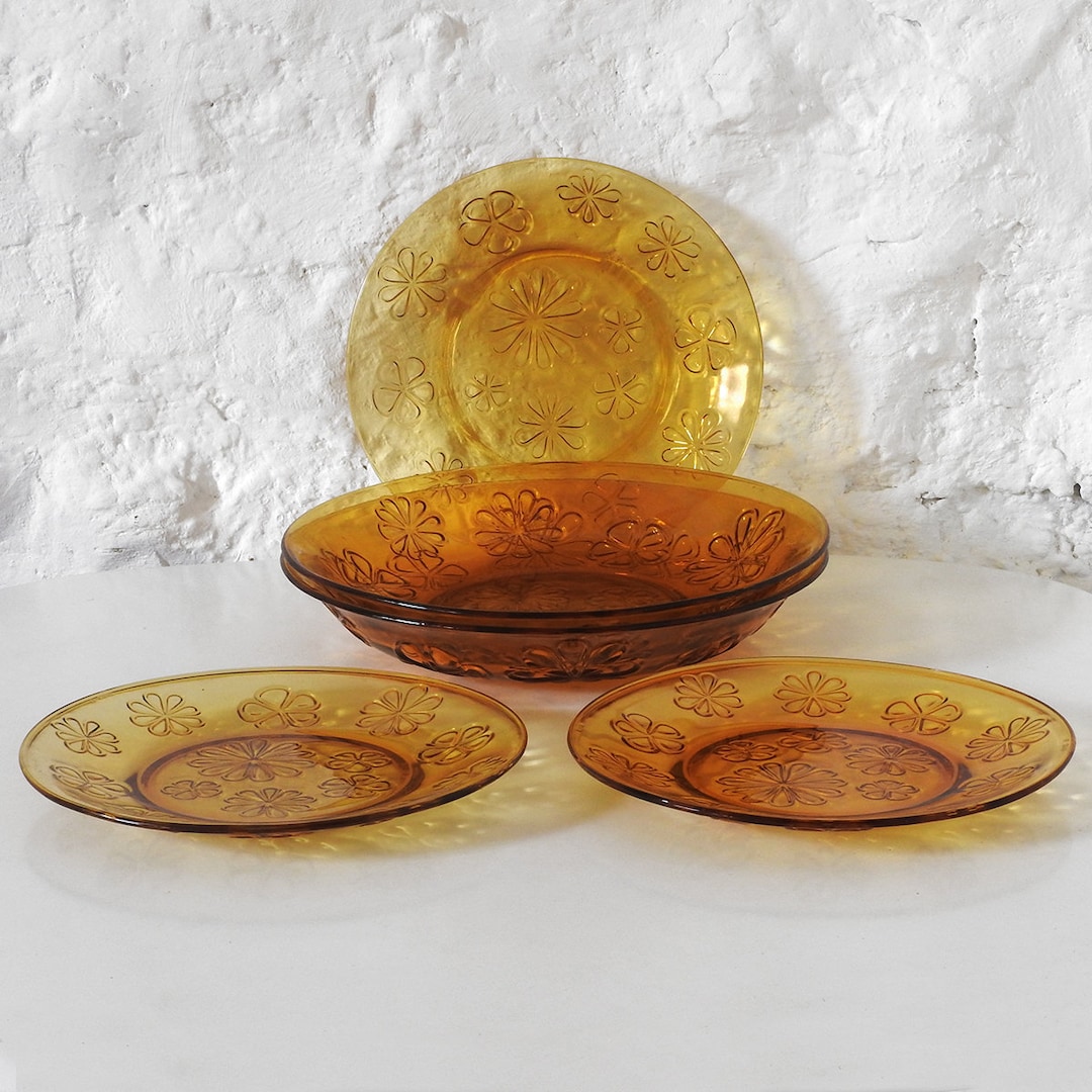 Vereco 70s Vintage French Dinnerware, Vereco Vintage Flower Plates Made ...