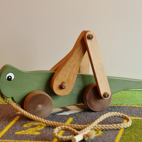 Wooden Pull Toy - Etsy